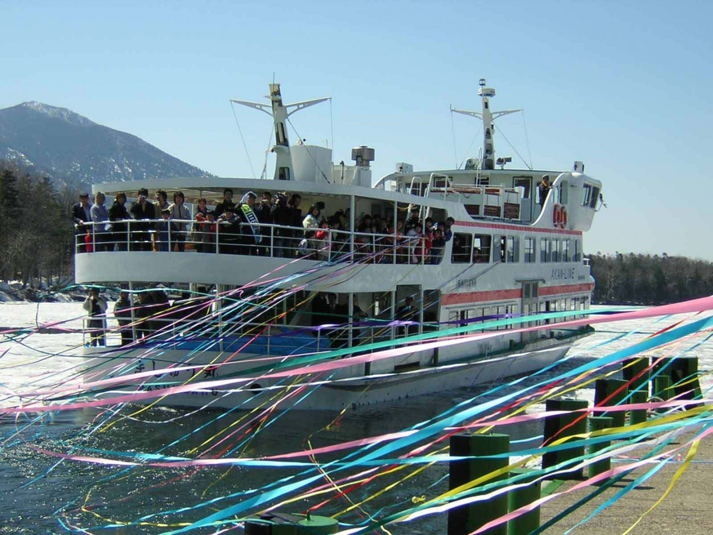 阿寒湖水開き | 観る・楽しむ | 釧路・阿寒湖観光公式サイト SUPER FANTASTIC Kushiro Lake Akan